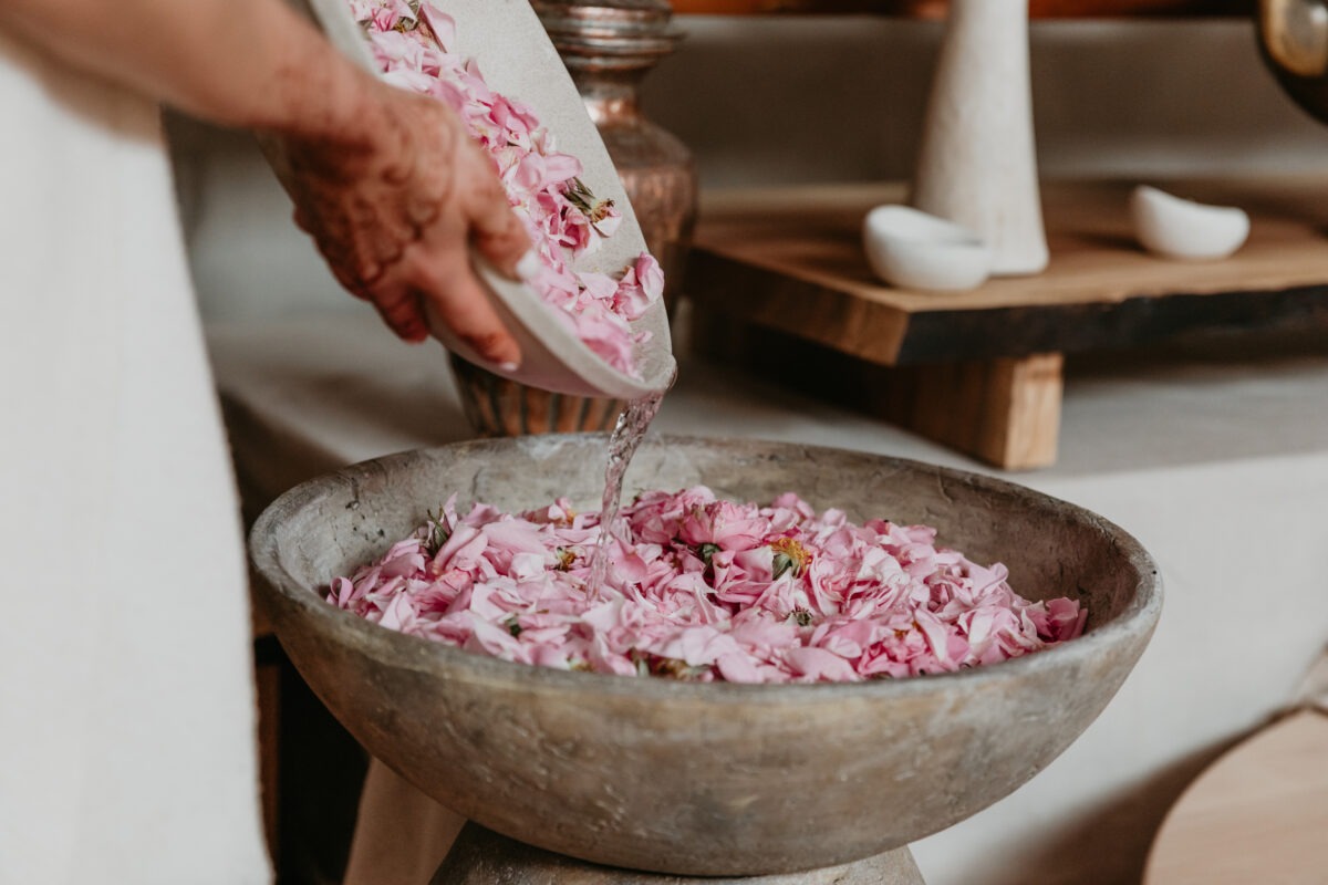 Rose Wisdom & Devotion: The Heart’s Path – Academy of Oracle Arts